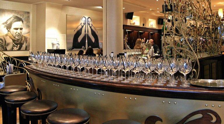 Arthur's Rive Gauche Bar lounge | A C C E S S Genève