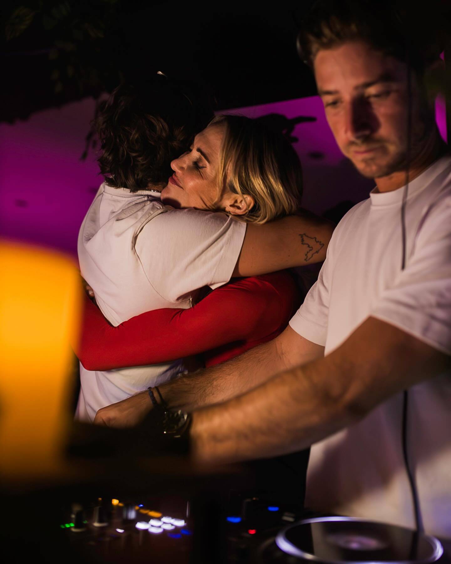 Modjo | Bars / Clubs in St Barts | Reservations 24/7